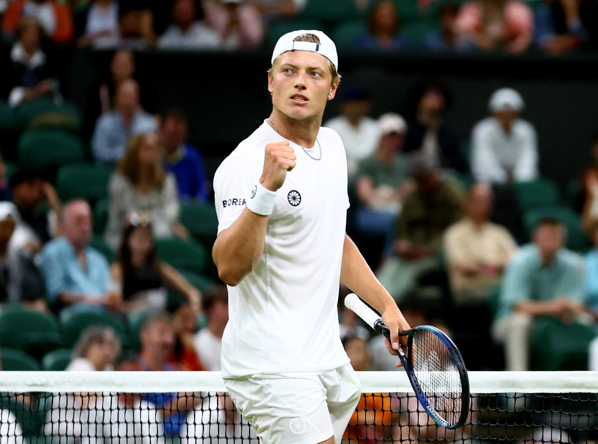 Tim van Rijthoven verovert harten, maar ziet Wimbledon-sprookje ...
