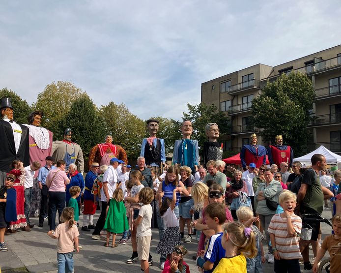 Reuzenstoet op Autoloze Zondag heeft veel bekijks: “Veertig jaar ...
