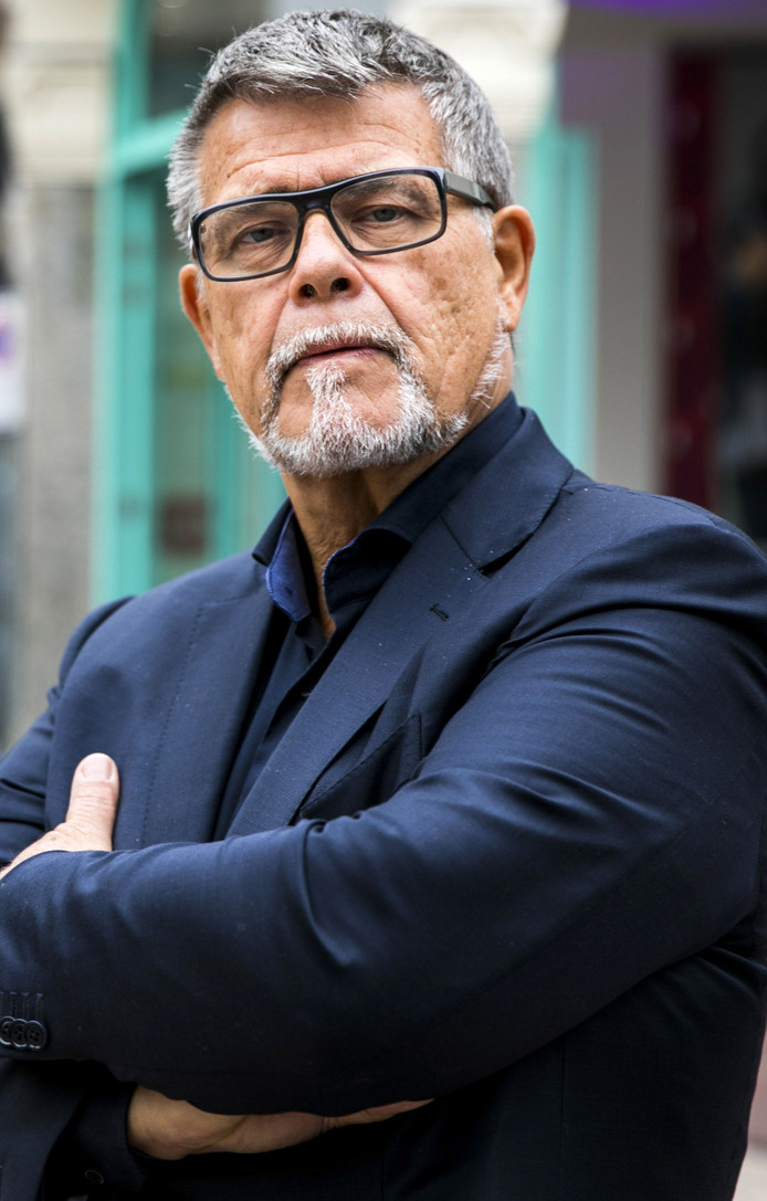 Emile Ratelband tegen rechter: Ik lijd onder mijn leeftijd | Show | AD.nl