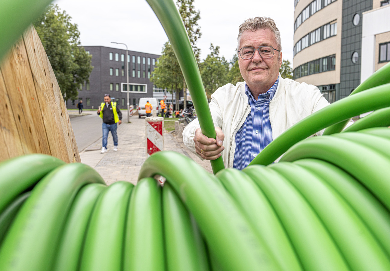 Na 40 jaar bij de gemeente deelt Jan Kruithof nu zijn kennis over ‘de ...