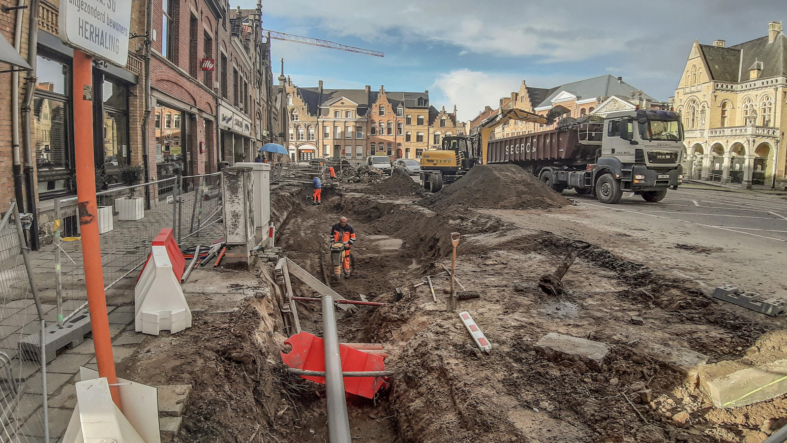 Deel gewelf uit 18de eeuw blootgelegd tijdens werken De Leet: “Restant ...