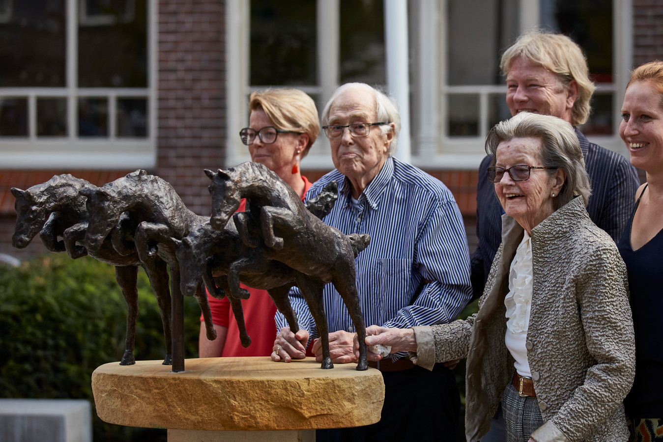 Kunstenares en paardenliefhebber Jeanette den Hartog (94) overleden ...
