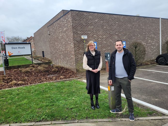 Zonnepanelen op zaal Den Hoek worden gedeeld met andere gebouwen ...