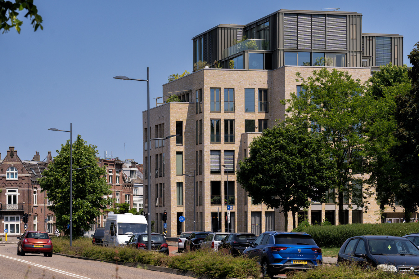 Voor 3,5 miljoen euro heb je uitzicht over heel Den Bosch, in het ...