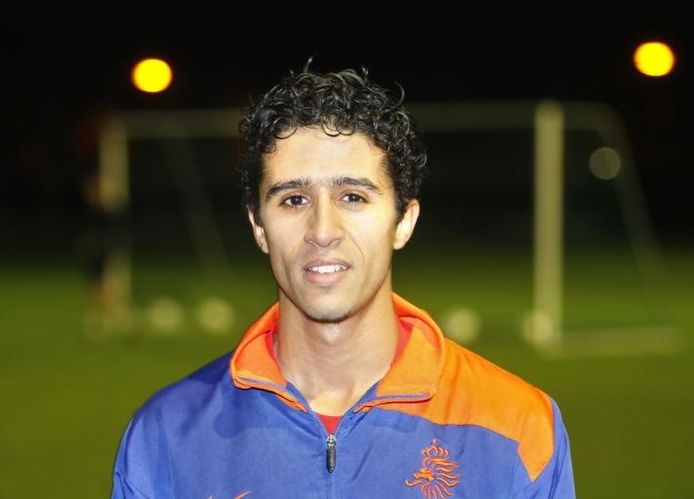 Als de trainer gaat, gaat Ali Emad ook | Overig | ed.nl