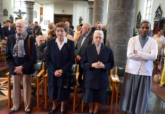 Zusters vieren 205 jaar kloosterleven | Lendelede | hln.be