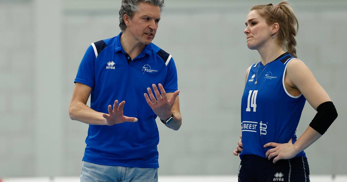 Van assistent naar hoofdtrainer: Mark Roper volgt Vera Koenen op bij ...