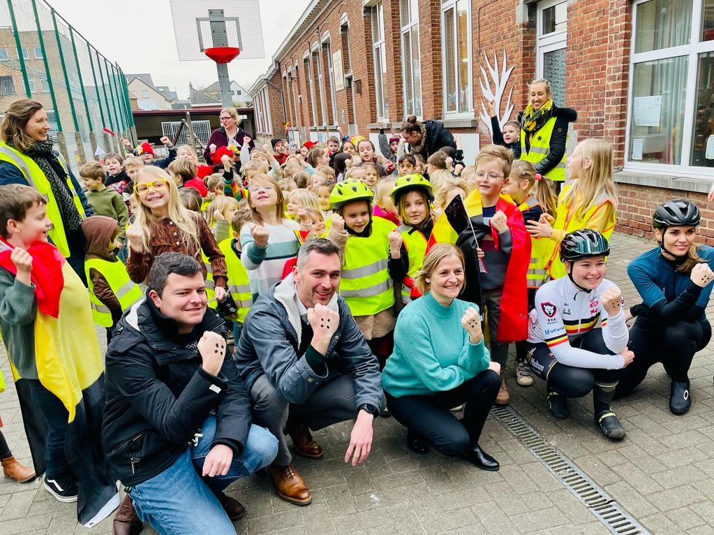 Gooik STIPT tegen pesten tijdens de Vlaamse Week tegen pesten | Foto ...