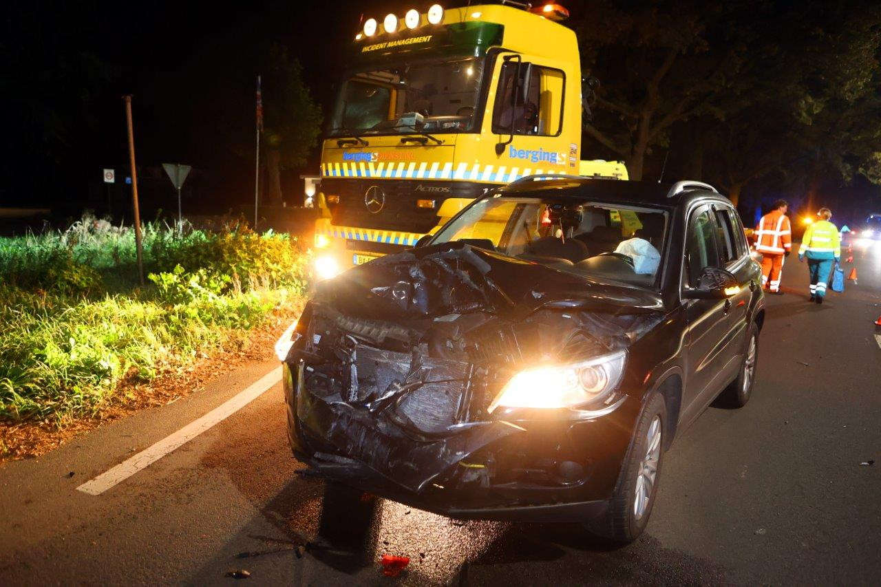 Bestuurder ramt auto met volle snelheid van achter op de N65 bij ...