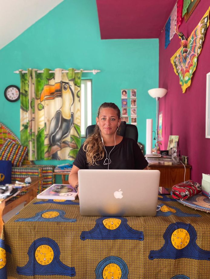 Thuiswerken kan overal dacht docente Noy Singer en dus vertrok ze naar ...