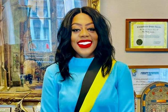 Schepen uit Sint-Joost gebruikt onkostenvergoeding om jarretellen ...