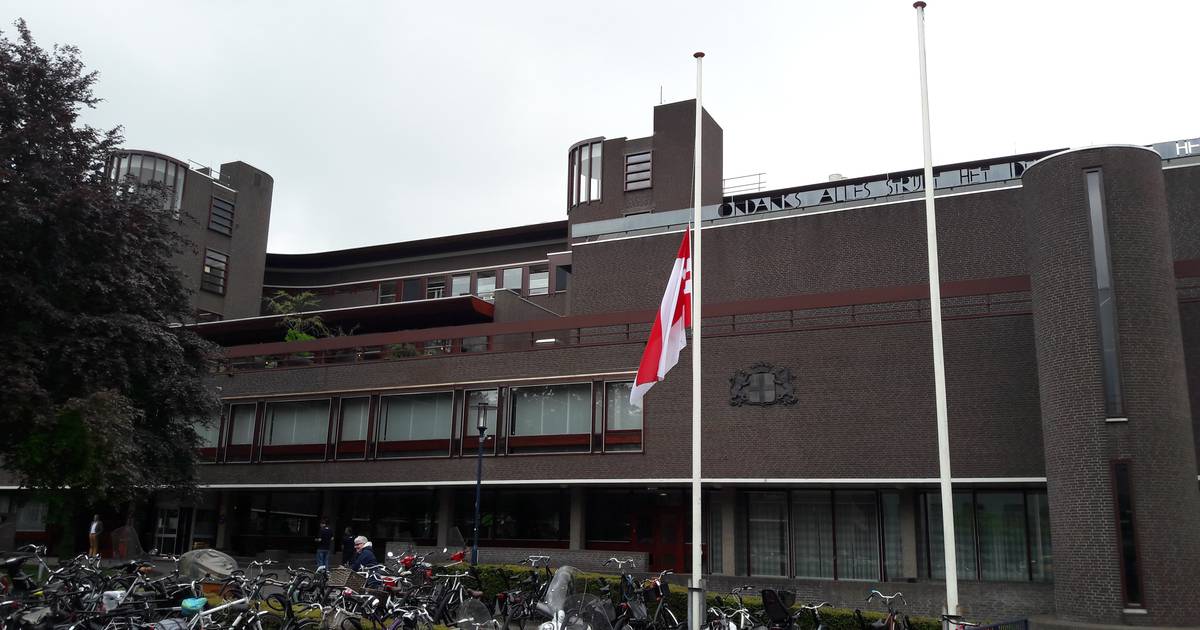 Stadsvlag halfstok voor Annie Brouwer | Oud-burgemeester Annie Brouwer ...