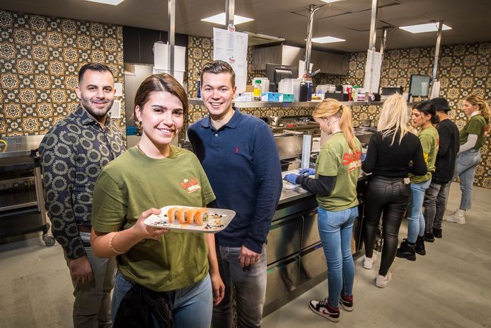 Vriezenveen kan nu ook aan de rijstrolletjes met zeewier en exotische ...