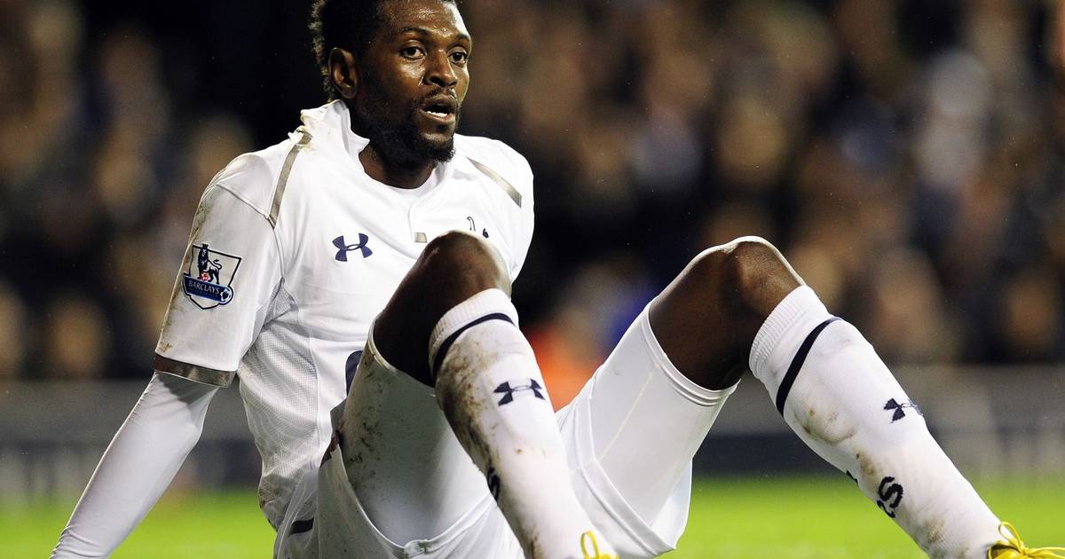 Boze Adebayor veegt vloer aan met zijn familie | Bizar | AD.nl