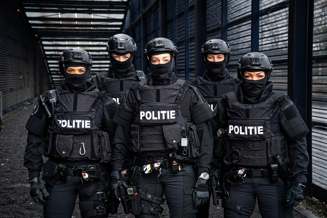 Slechts 5 van de 90 agenten van Team Parate Eenheid is vrouw, Kelly is ...