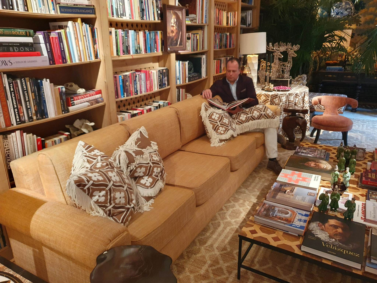 BINNENKIJKER. Geoffroy Van Hulle (45) bouwt winkel om tot ‘private ...