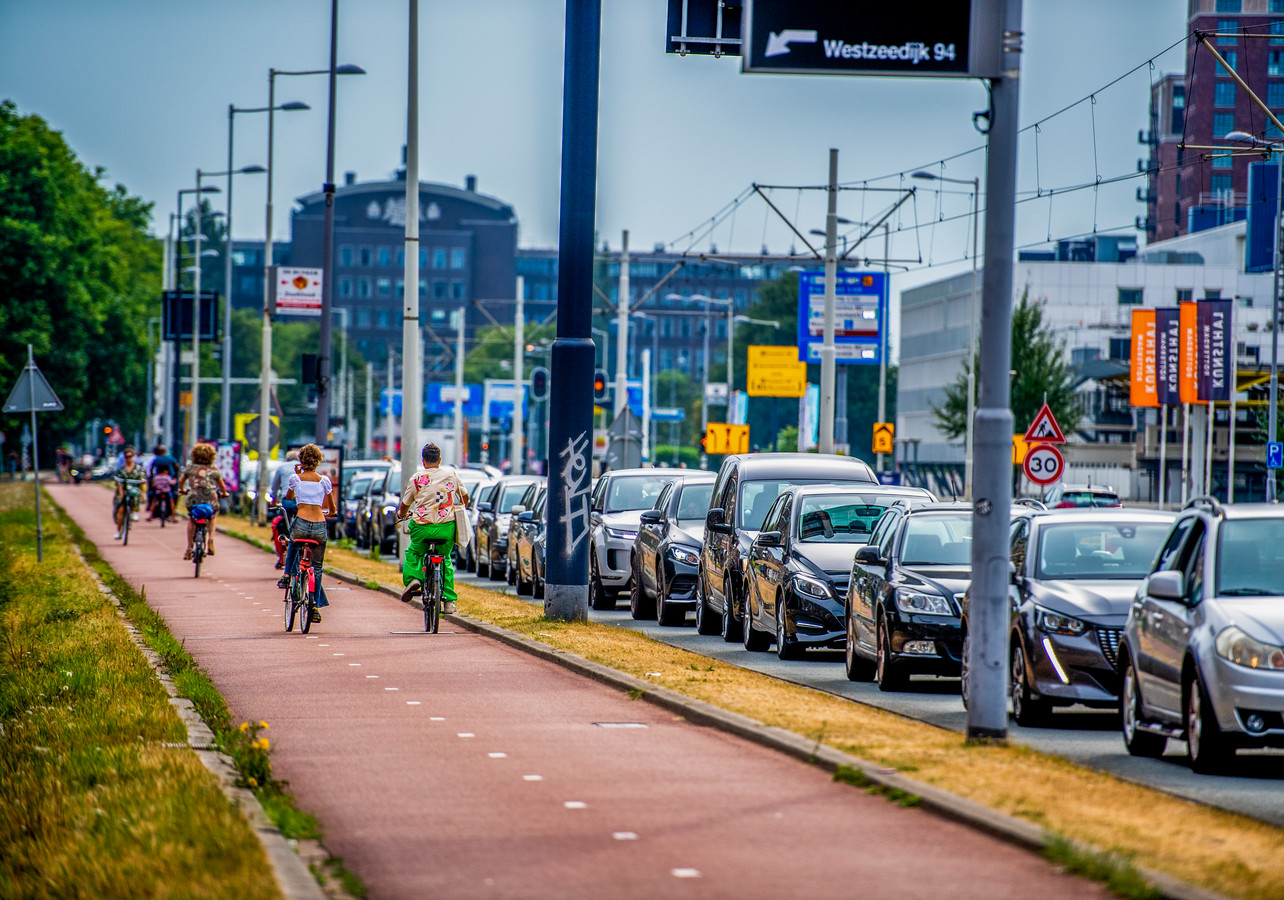 Verkeer in Rotterdam staat muurvast en dat zorgt voor woedende ...