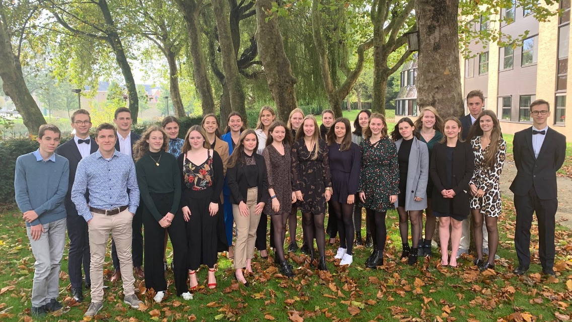 Laatstejaars Veurns college zorgen met mini-onderneming voor beleving ...