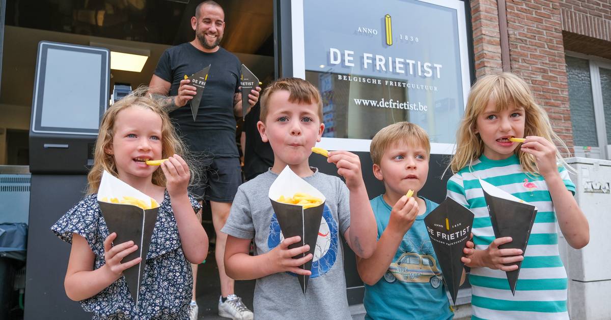 Laatste schooldag, dus frietjes voor alle 700 leerlingen van De ...