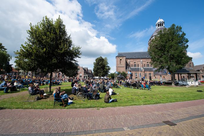 Indrukwekkend afscheid van Raamsdonks boegbeeld Patrick Marcelissen ...