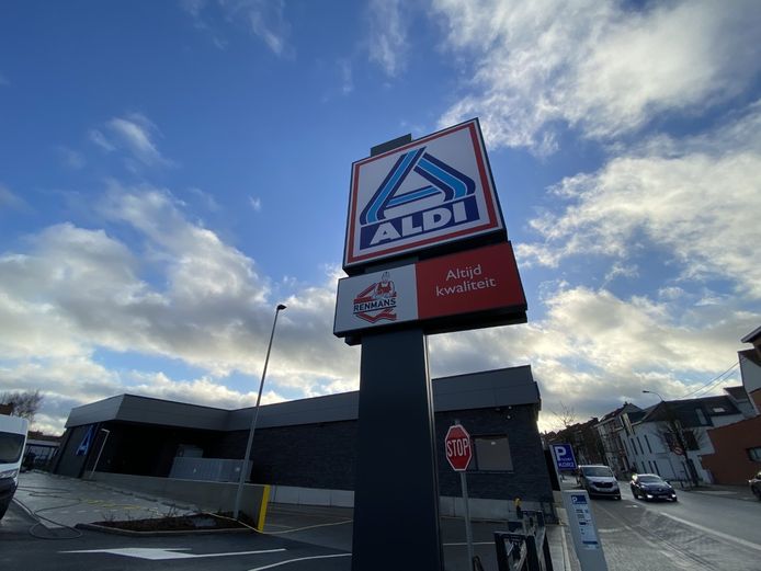 “Tot 7.000 klanten per week”: uitgebreide en vernieuwde Aldi in centrum Kortrijk heropent ...