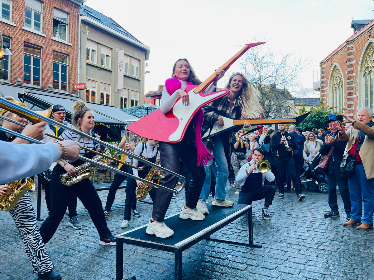 IN BEELD. Zo leuk was de 33ste editie van de Hasseltse Jenverfeesten | Foto | hln.be