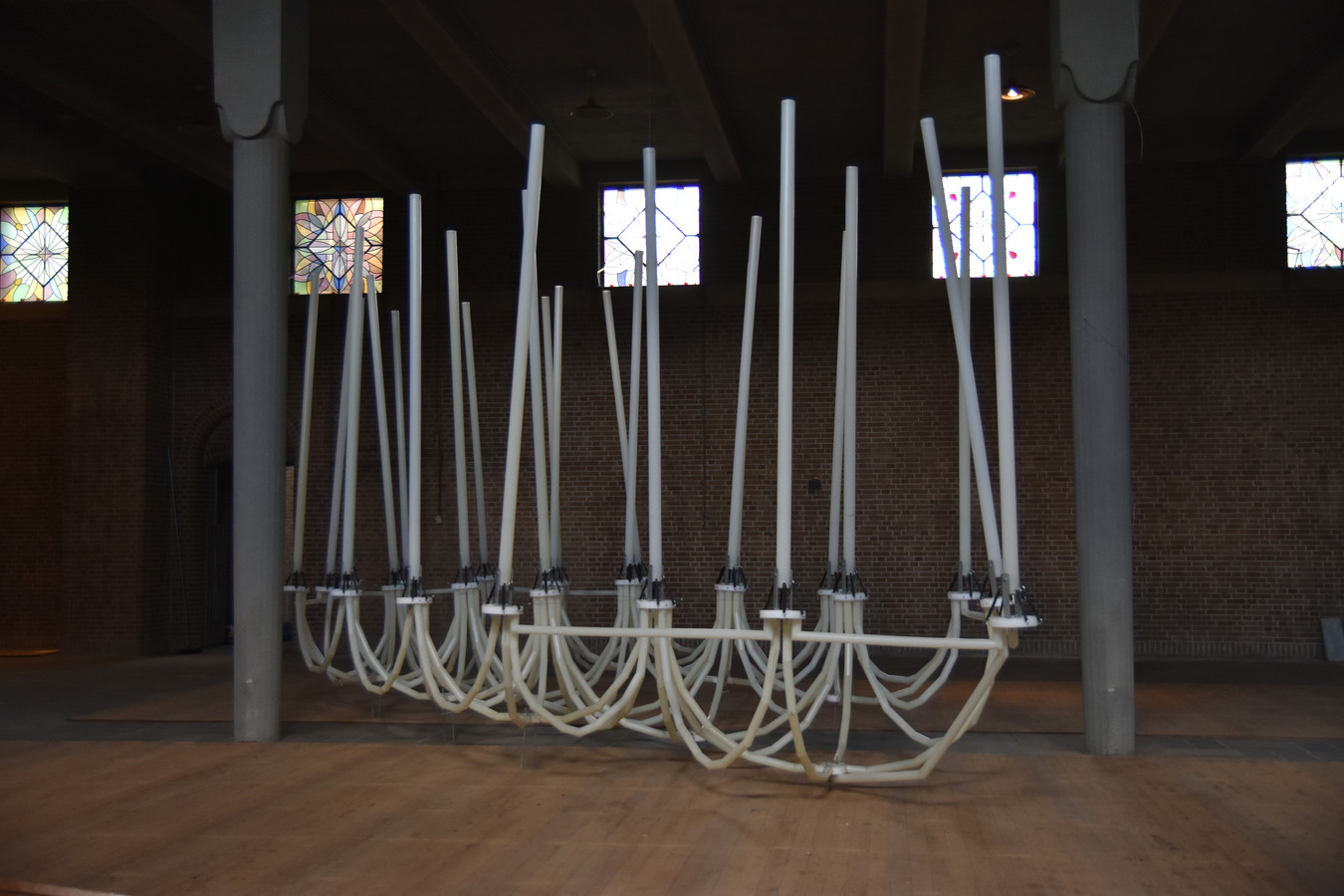 De Troostvloot meert aan in Vredeskerk, expositie van Ellen Rijk | Foto ...