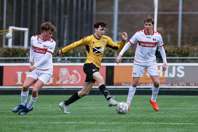 Gebrek aan lengte, fysieke kracht en ervaring breken Unitas’30 op | Etten-Leur | AD.nl