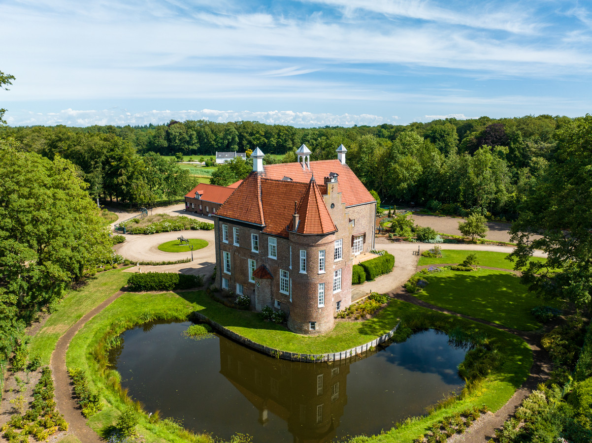 Voor 3 miljoen ben je de nieuwe bewoner van dit kasteel in Olst: ‘Het ...