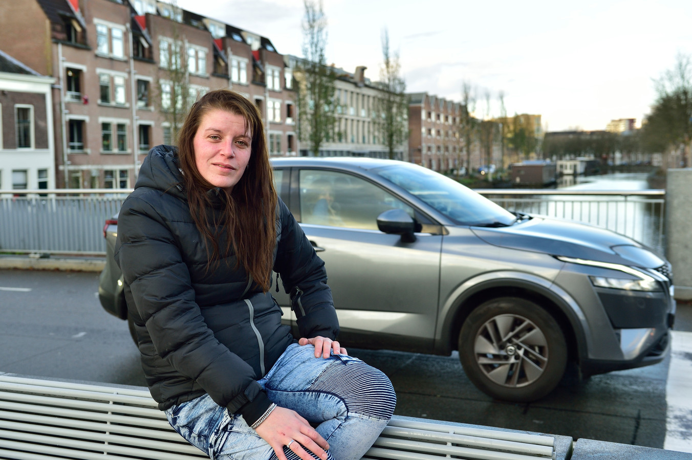 Sharon (30) heeft geen thuis en zwerft op straat: net toen ze de knop ...