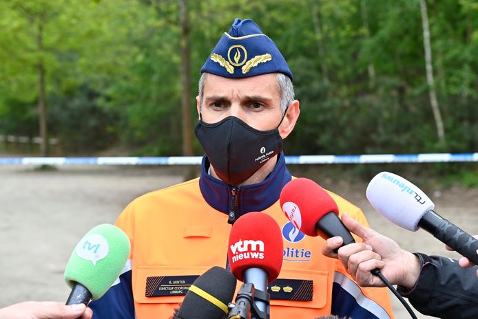 Jürgen Conings maandag al gezien aan huis Marc Van Ranst en plande ook ...