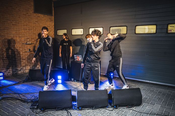 Gentse rappers van Uberdope treden op voor UZ-personeel | Gent | hln.be