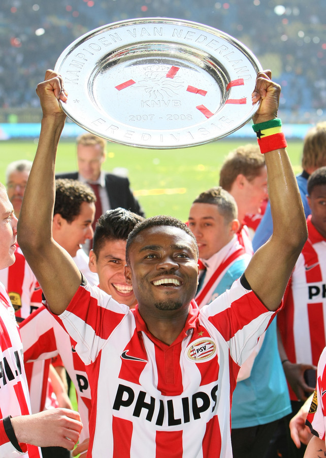 Eric Addo is opnieuw vaste waarde bij PSV en maakt nu kerels van jonge ...