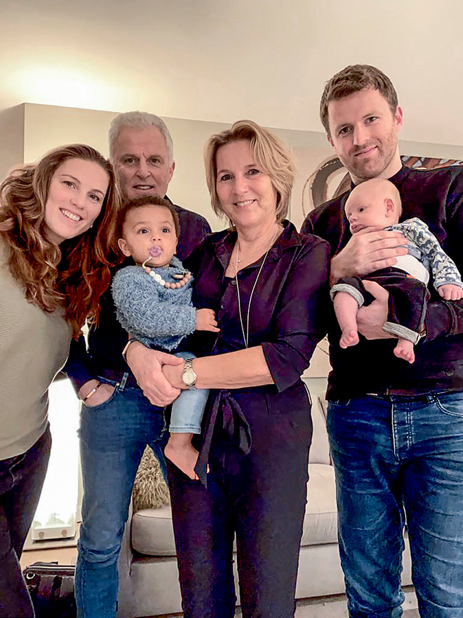 Zoon van vermoorde misdaadjournalist Peter R. de Vries onthult geheim logboek van zijn vader ...