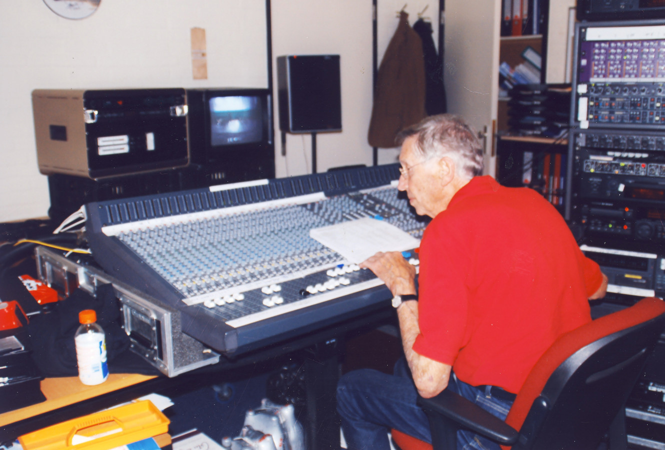 De aardigste geluidstechnicus van Nederland (1924-2023) ging zware ...