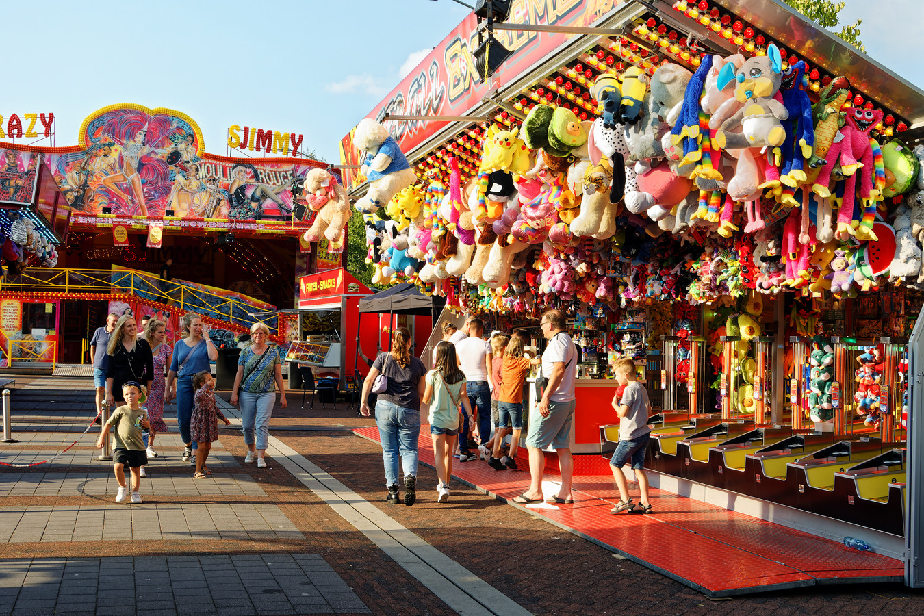 Meer reuring op Markt bij Boxtelse kermis 2023, dag langer plezier in ...