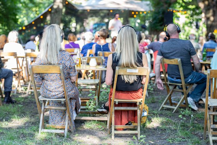 Theaterfestival De Parade (op 1,5 meter) weer terug: ‘Ontroerend om te ...