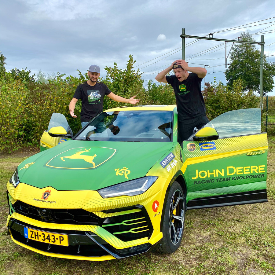 Enzo Knol bouwt ‘dikke John Deere’ van zijn Lamborghini in Etten-Leur ...