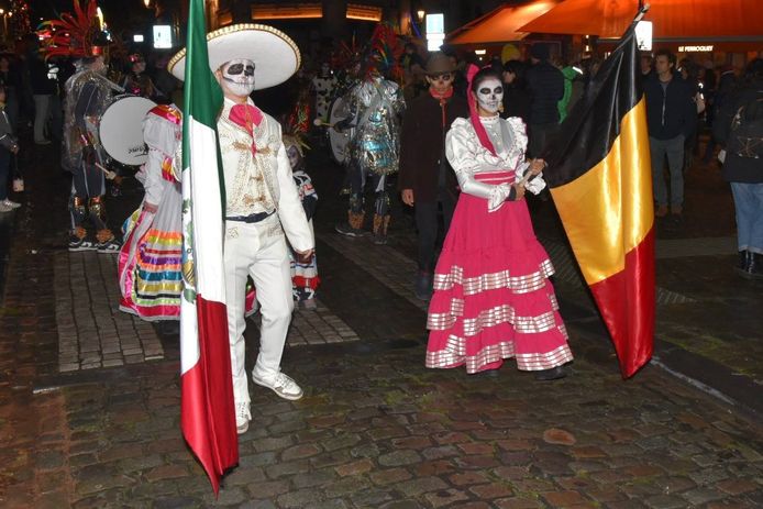 IN BEELD. Día de Muertos verlicht Brusselse Marollenwijk | Brussel | hln.be
