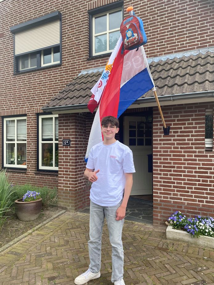 De vlag mag uit en de tas opgehangen: deze kanjers zijn geslaagd voor ...