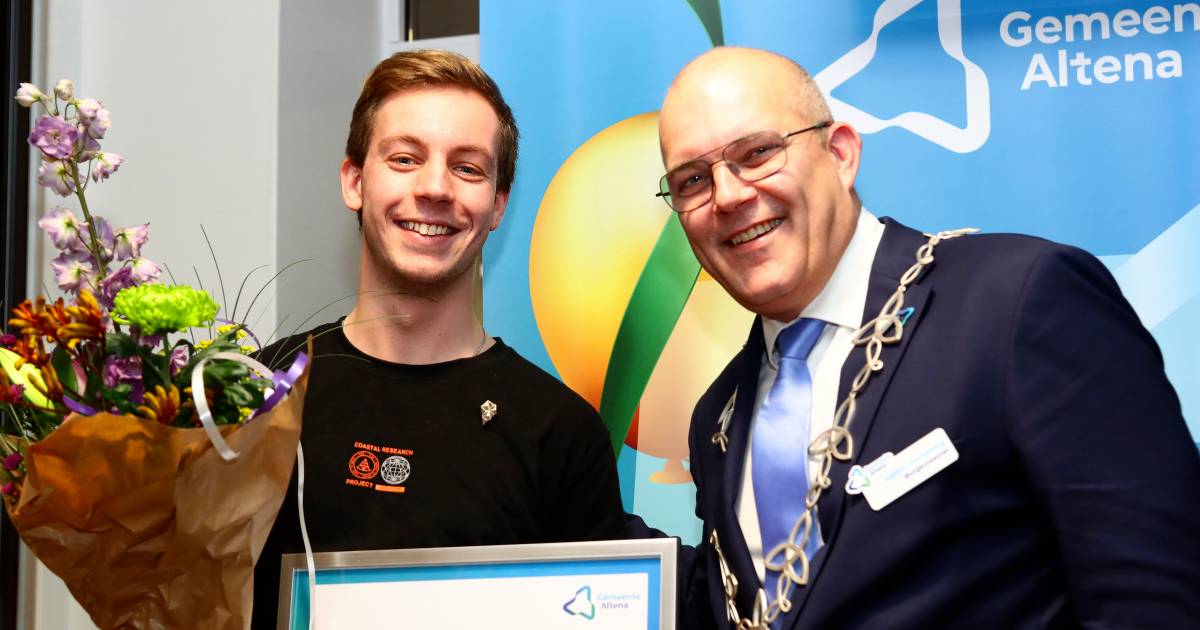 Roeier Tim (22) onderscheiden met Kristal van Altena | Altena | AD.nl