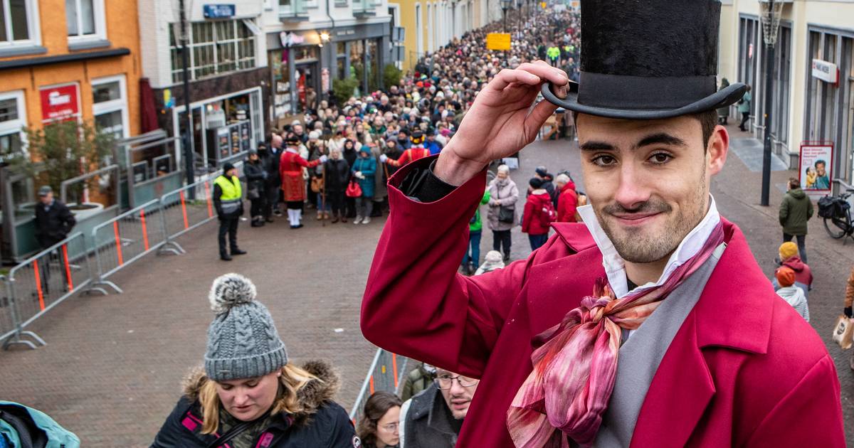 Flaneren als Engelse lord in Deventer Dickens-circus: hoed afnemen ...