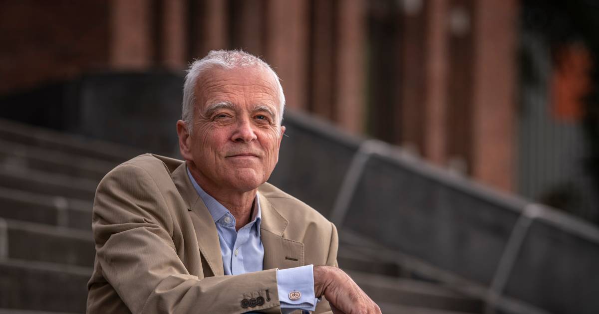 Rector en historicus Herman Van Goethem schat het donkerder in dan ...