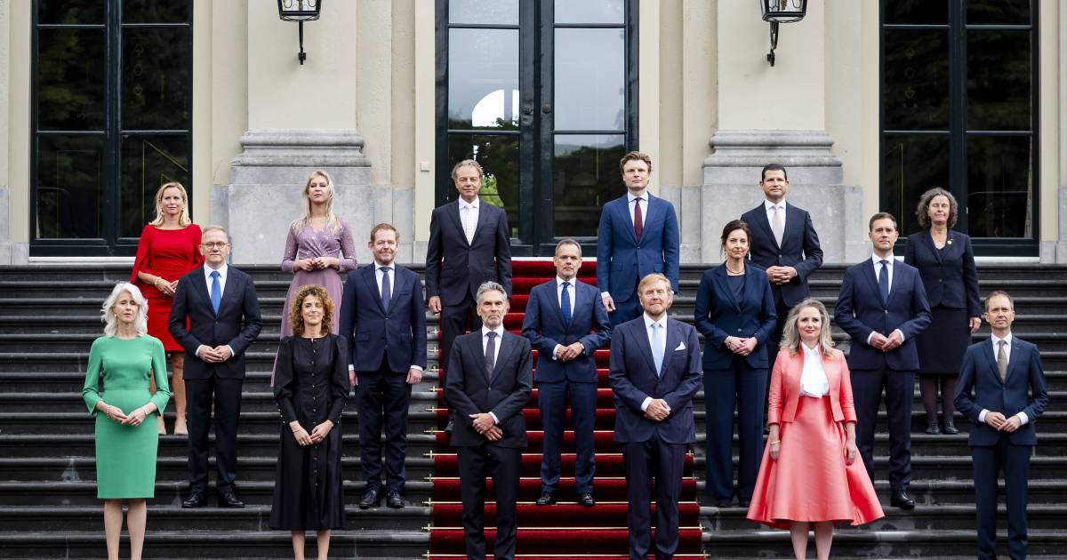 Bordesfoto gemaakt: wie zijn de ministers in het nieuwe kabinet-Schoof ...