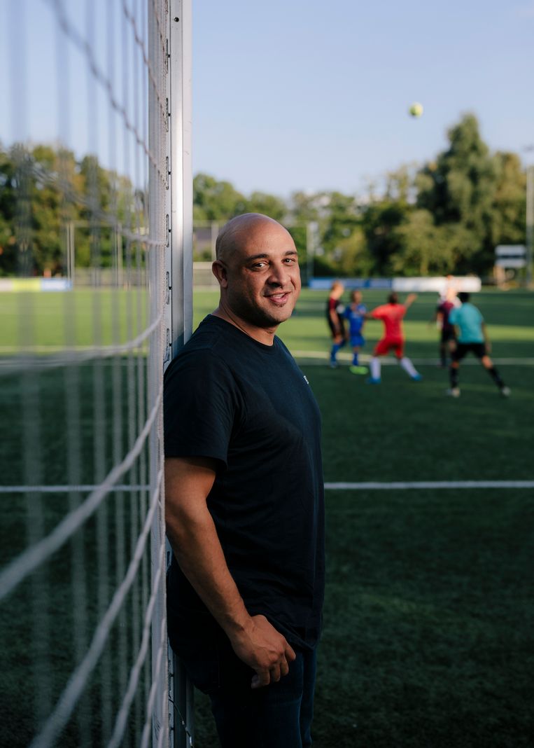 Regillio Simons keert bij ASV De Dijk terug in het Amsterdamse voetbal ...