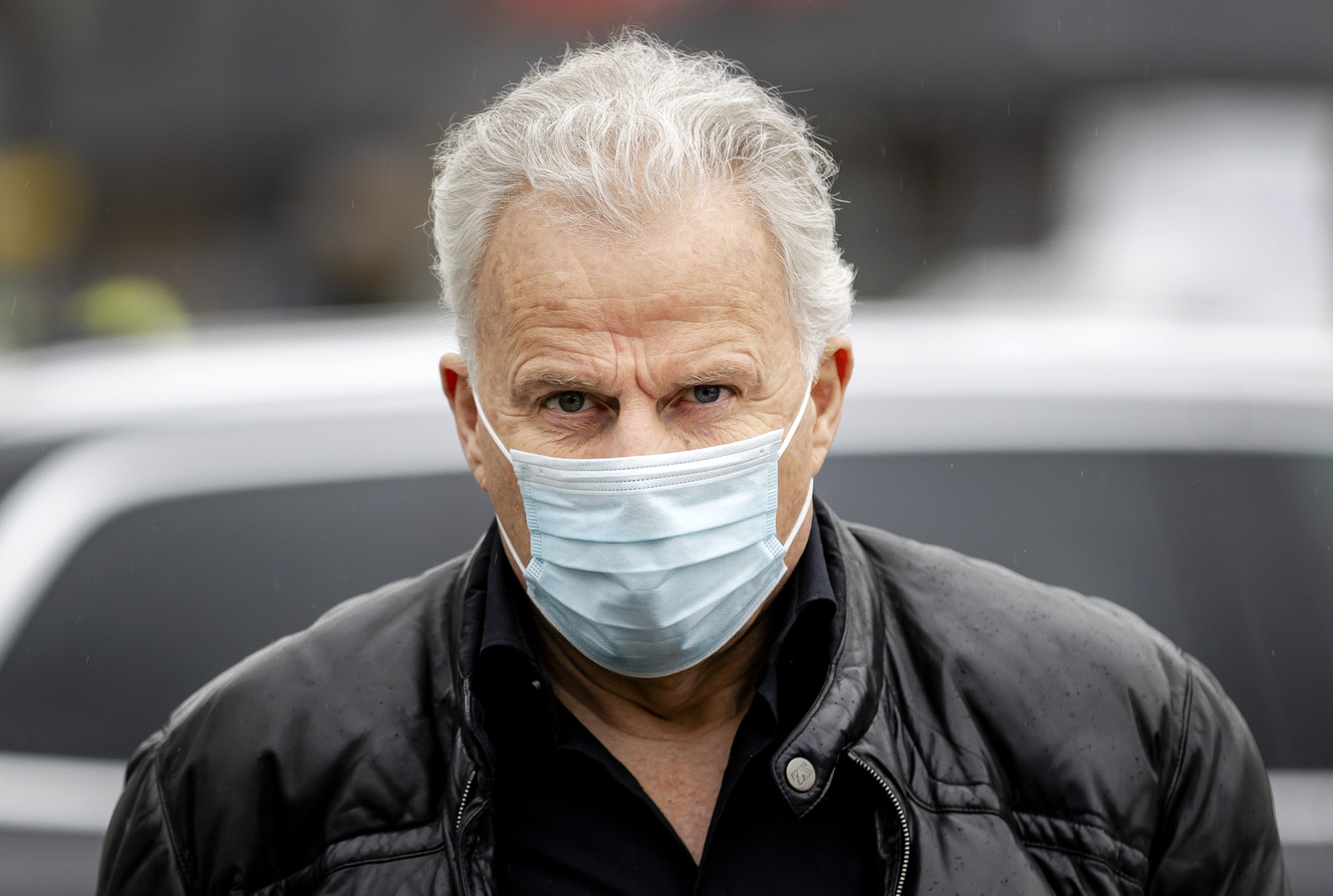 Hof: Peter R. de Vries mag vertrouwelijke telefoongesprekken voeren met ...