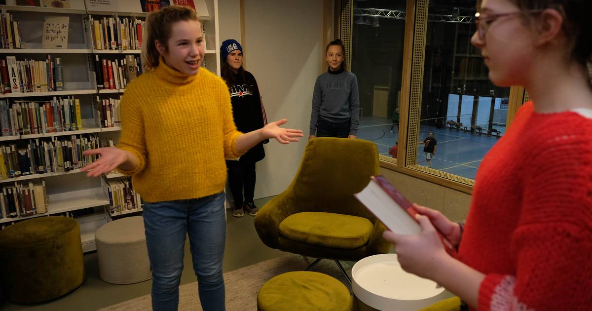 Leerlingen woord brengen poëzie in de bib | Bornem | hln.be