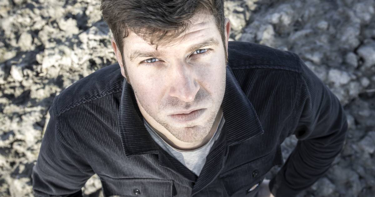 Stand-upcomedian Hans Cools trekt door Vlaanderen met eerste soloshow ...