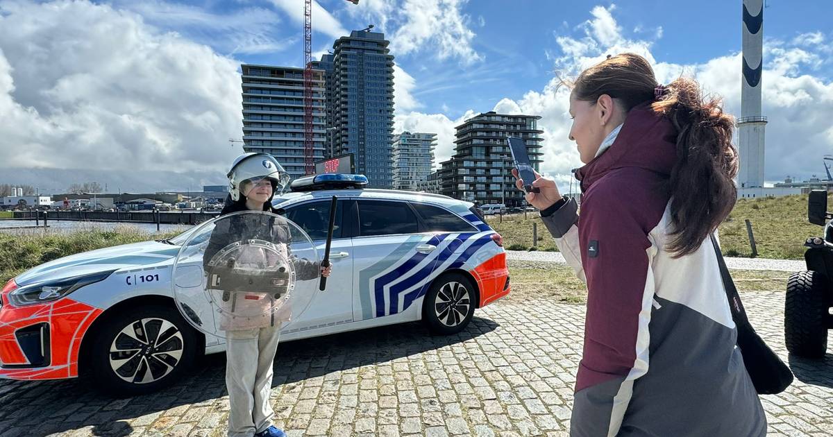 Politie Oostende organiseert fotoshoot voor kinderen: “Konden op die manier leuke beeldjes maken ...