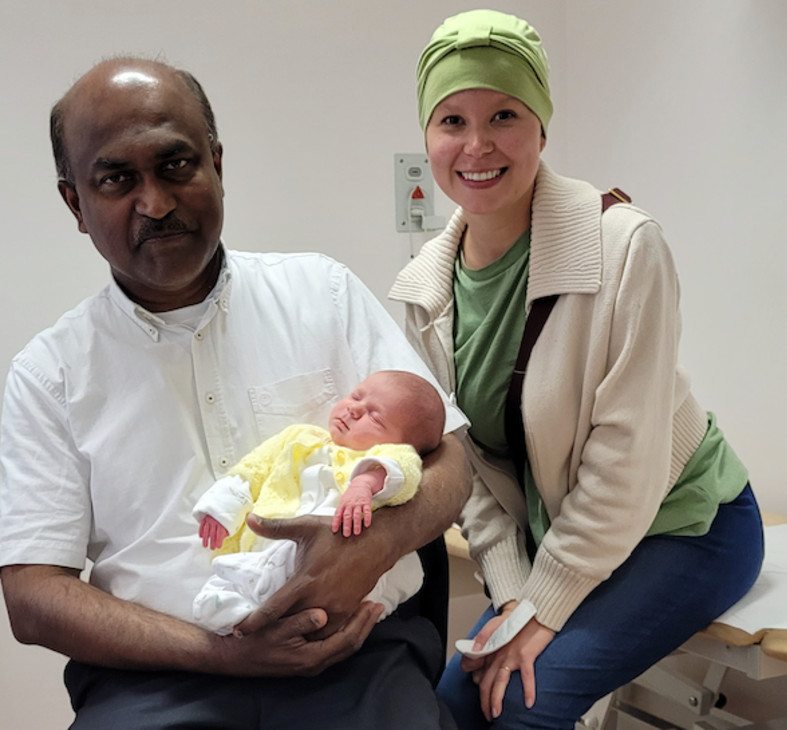 Hilariteit in zwaar gesprek: baby van ernstig ziek stel laat wind en ...